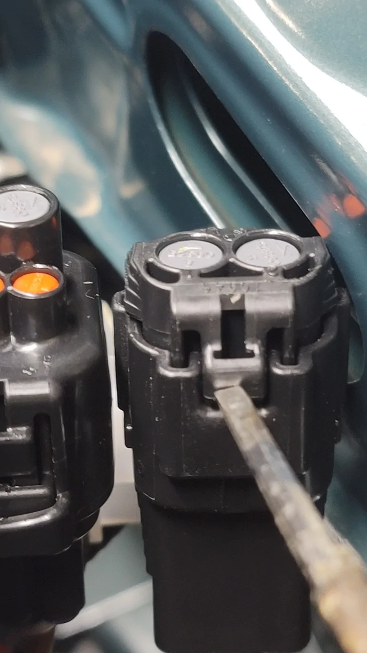 How to remove power connector | 2025+ 4Runner Forum (6th Gen) Community ...