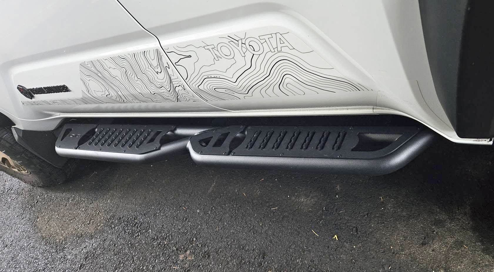 DV8 Offroad Side Steps installed on Trailhunter | 2025+ 4Runner Forum ...